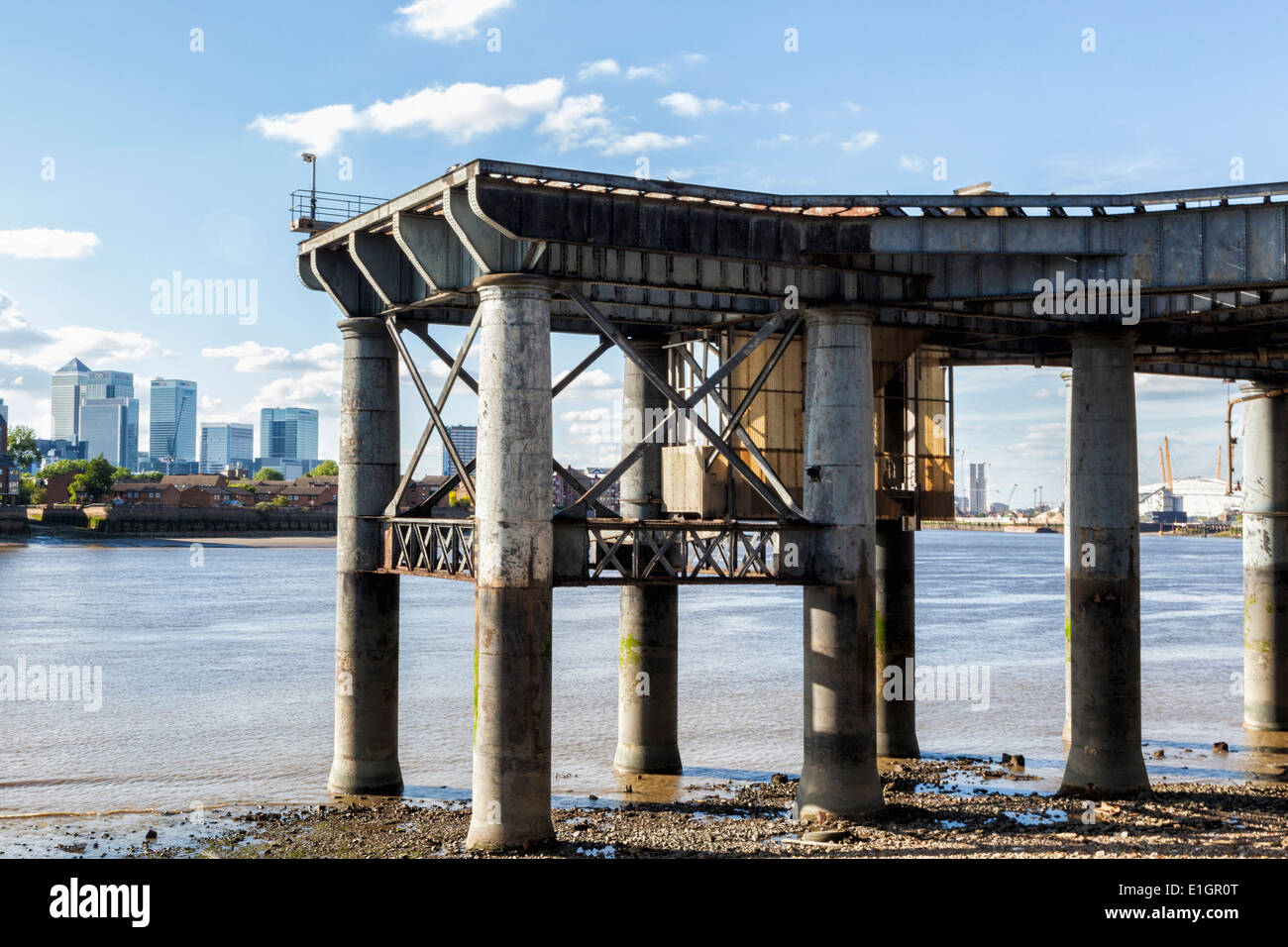 The Old Coal Jetty and pier of Greenwich Power Station and Canary Wharf ...