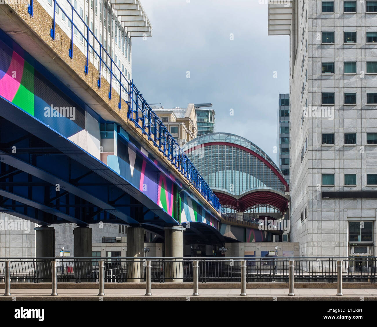 Dlr Canary Wharf Station High Resolution Stock Photography and Images ...