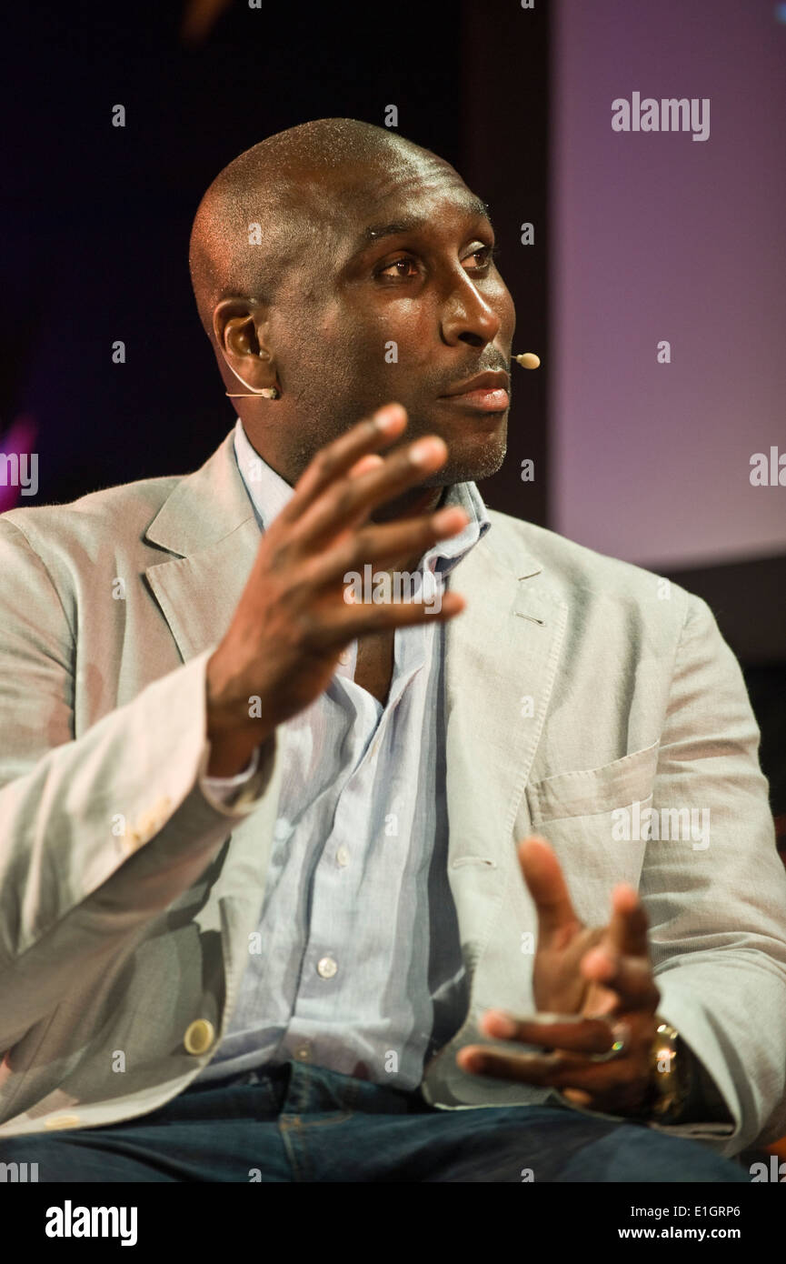 Sol Campbell England Stock Photos & Sol Campbell England Stock Images ...