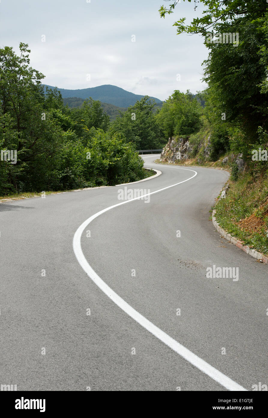 Curve curved road hi-res stock photography and images - Alamy