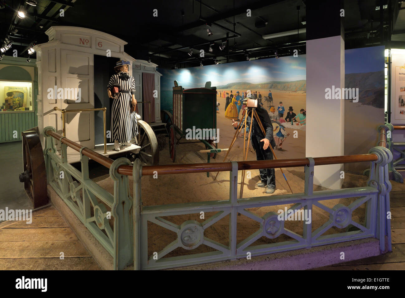 Science museum interactive display hi-res stock photography and images ...