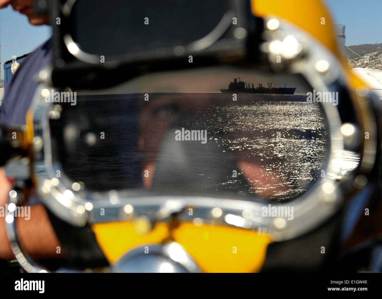 Navy diver 2nd class ryan hi-res stock photography and images - Alamy