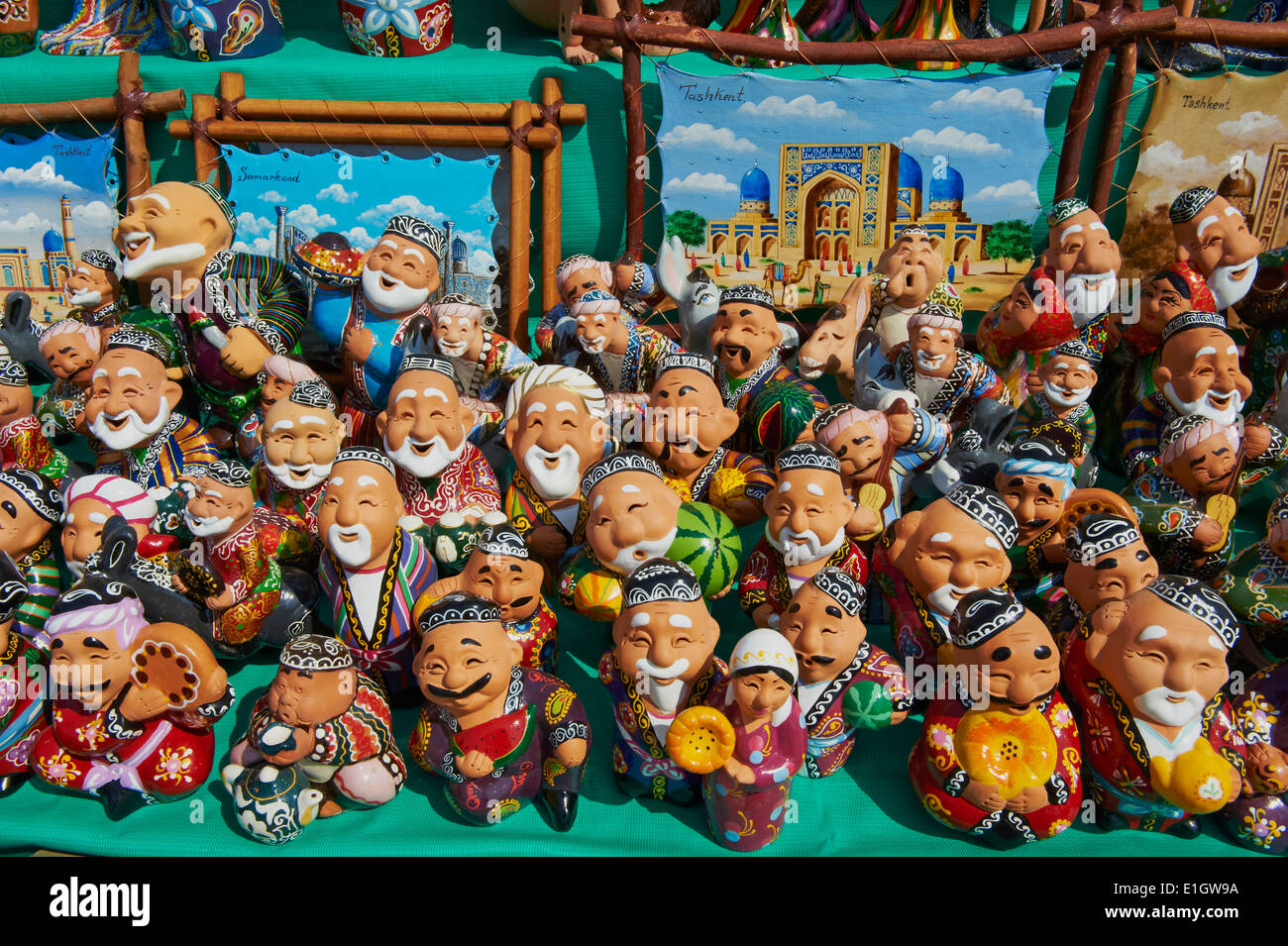 Uzbekistan, Tashkent, Chorsu Bazar, tourist souvenir Stock Photo - Alamy