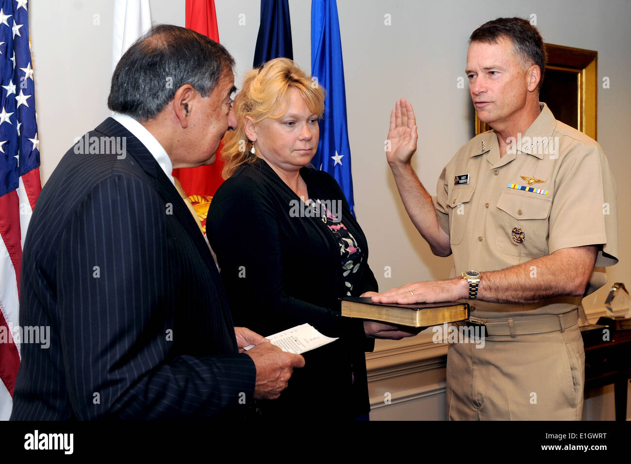 U s navy adm james a winnefeld jr hi-res stock photography and images ...