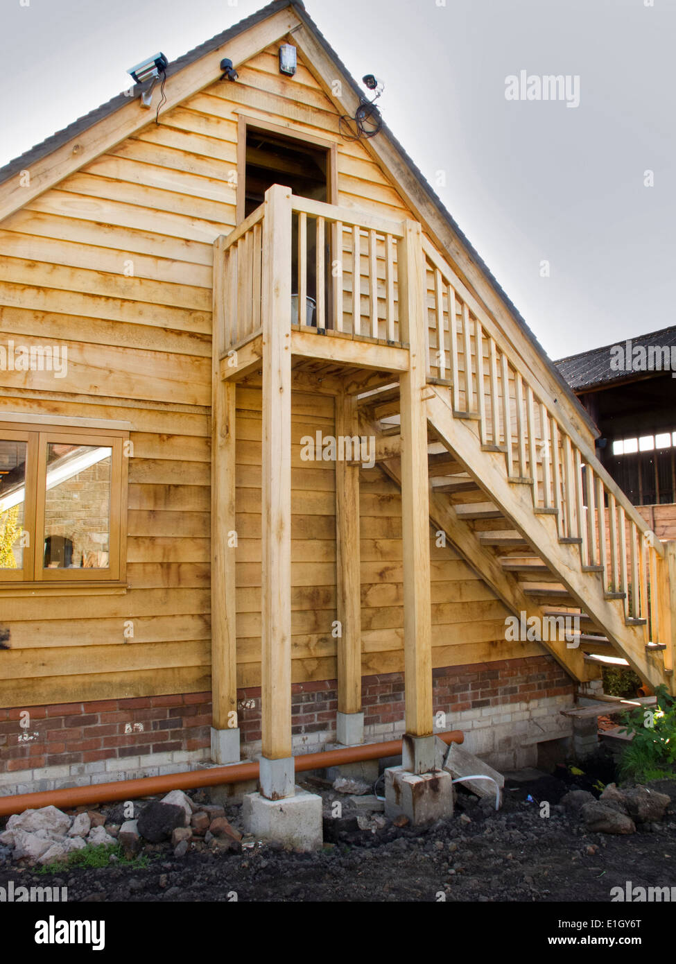self building house, erecting green oak structure Stock Photo - Alamy
