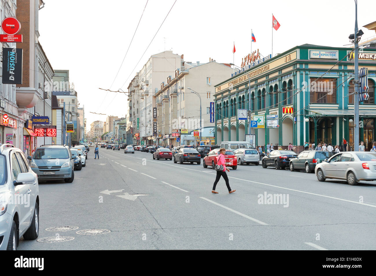 The streets of moscow and russia hi-res stock photography and images ...