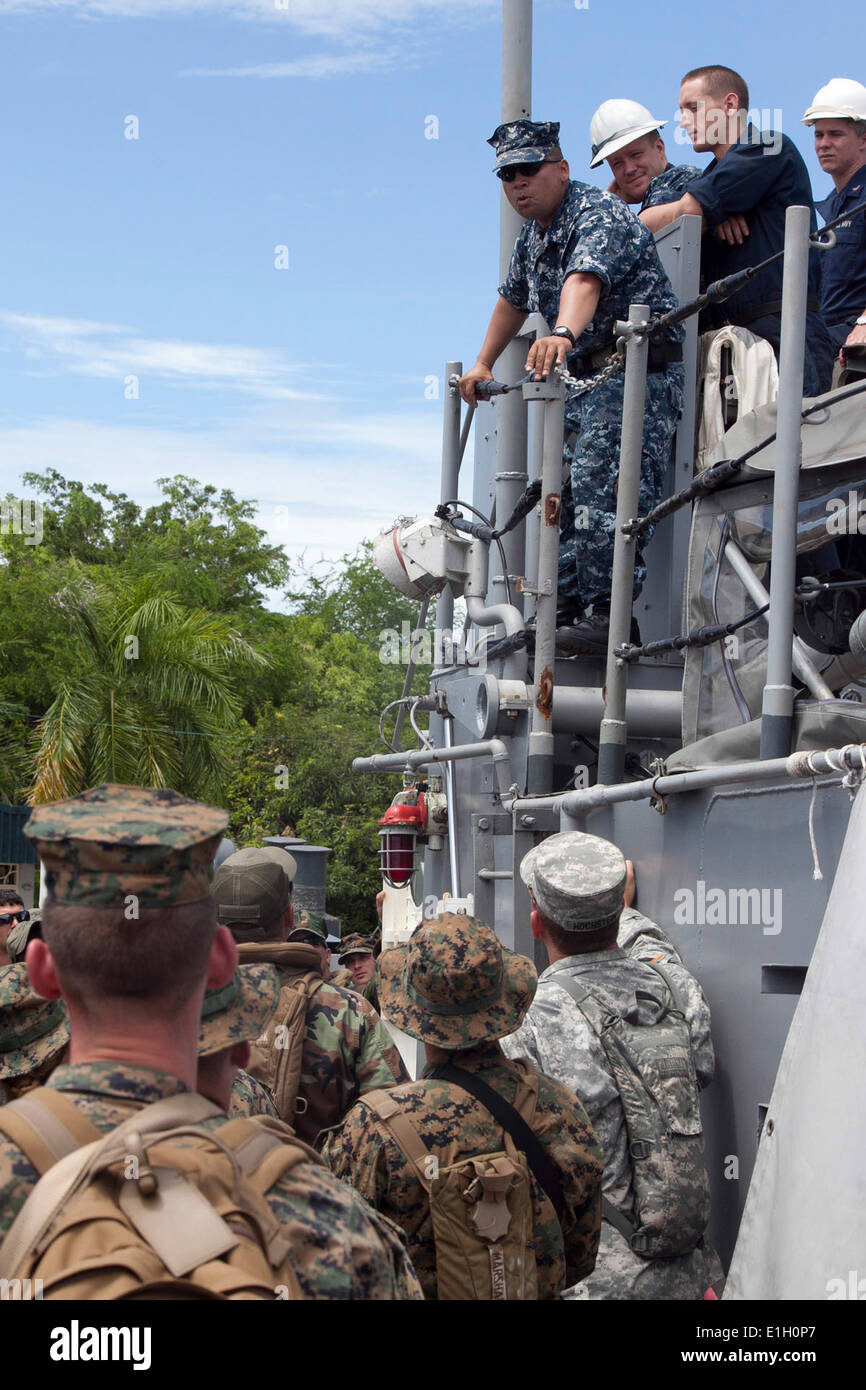 Us army lcu landing craft hi-res stock photography and images - Alamy
