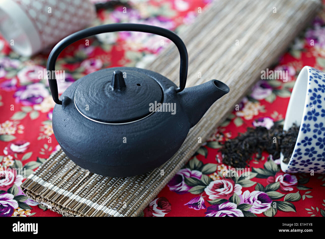Hot pot gathering hi-res stock photography and images - Alamy