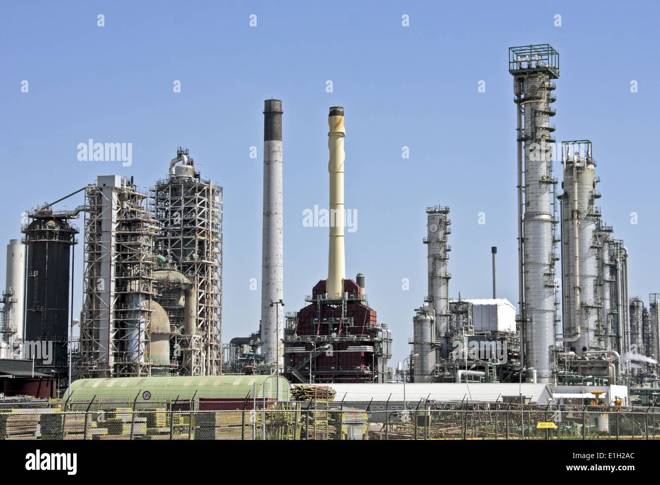 petrochemical industrial plant Stock Photo - Alamy