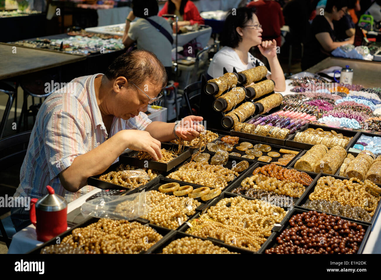 Jianguo Holiday Jade Market, Taipei, Taiwan Stock Photo - Alamy