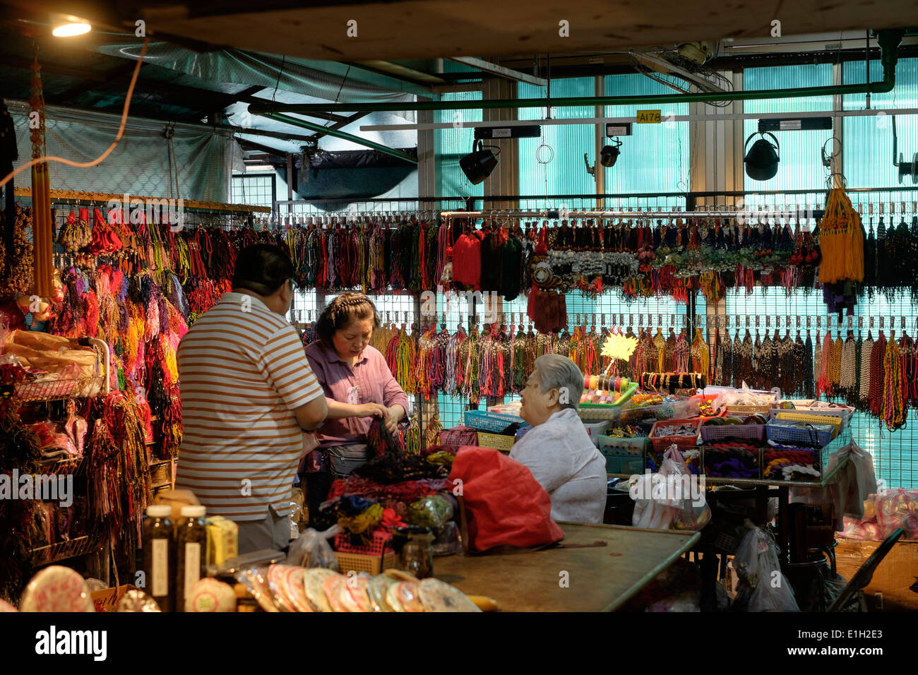 Jianguo Holiday Jade Market, Taipei, Taiwan Stock Photo - Alamy