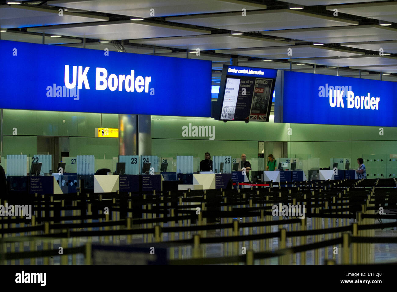 Heathrow airport border control hi-res stock photography and images - Alamy