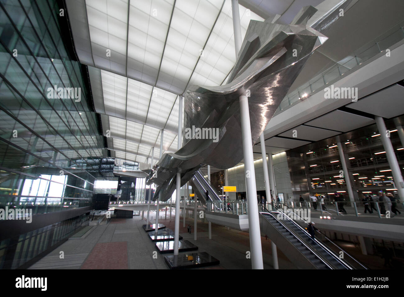 Slipstream sculpture richard wilson terminal hi-res stock photography ...