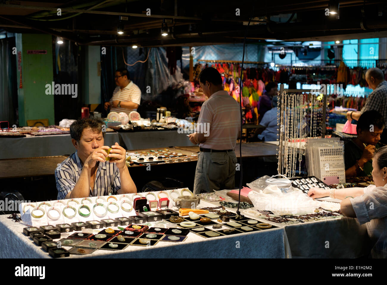Jianguo Holiday Jade Market, Taipei, Taiwan Stock Photo - Alamy