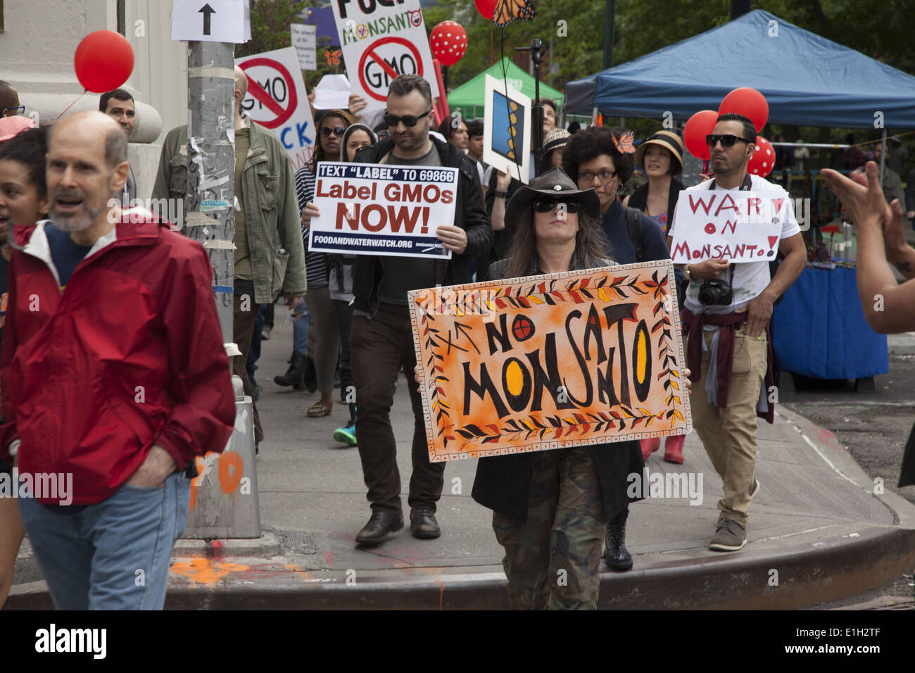 New Yorkers march in world wide day of protest against the Monsanto ...