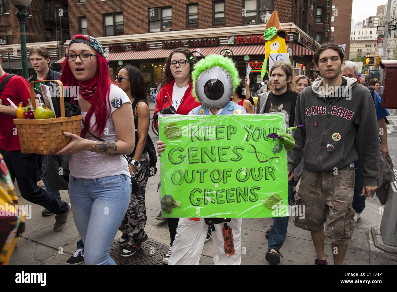 New Yorkers march in world wide day of protest against the Monsanto ...
