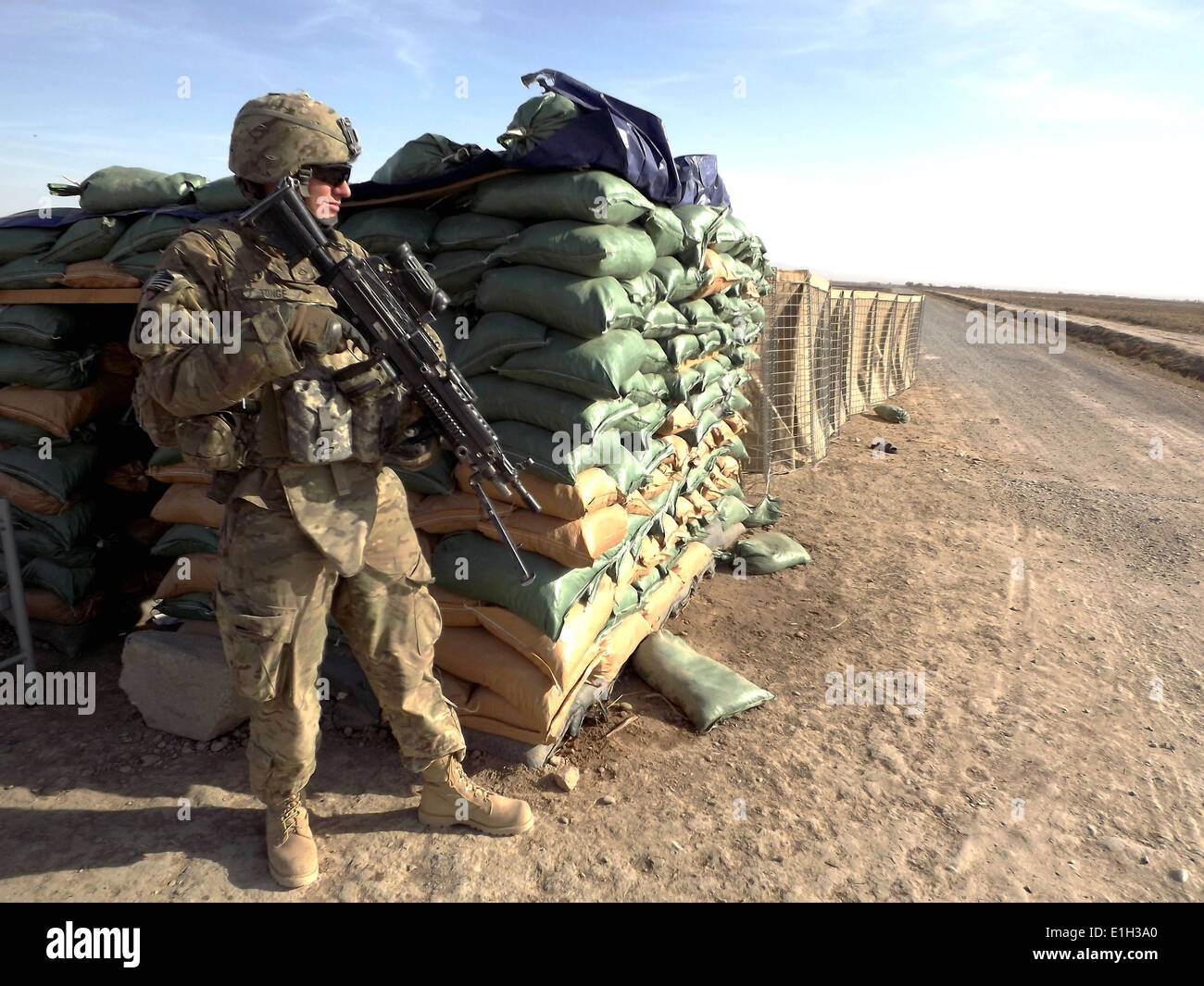 2011 dod photo by sgt thomas duval hi-res stock photography and images ...