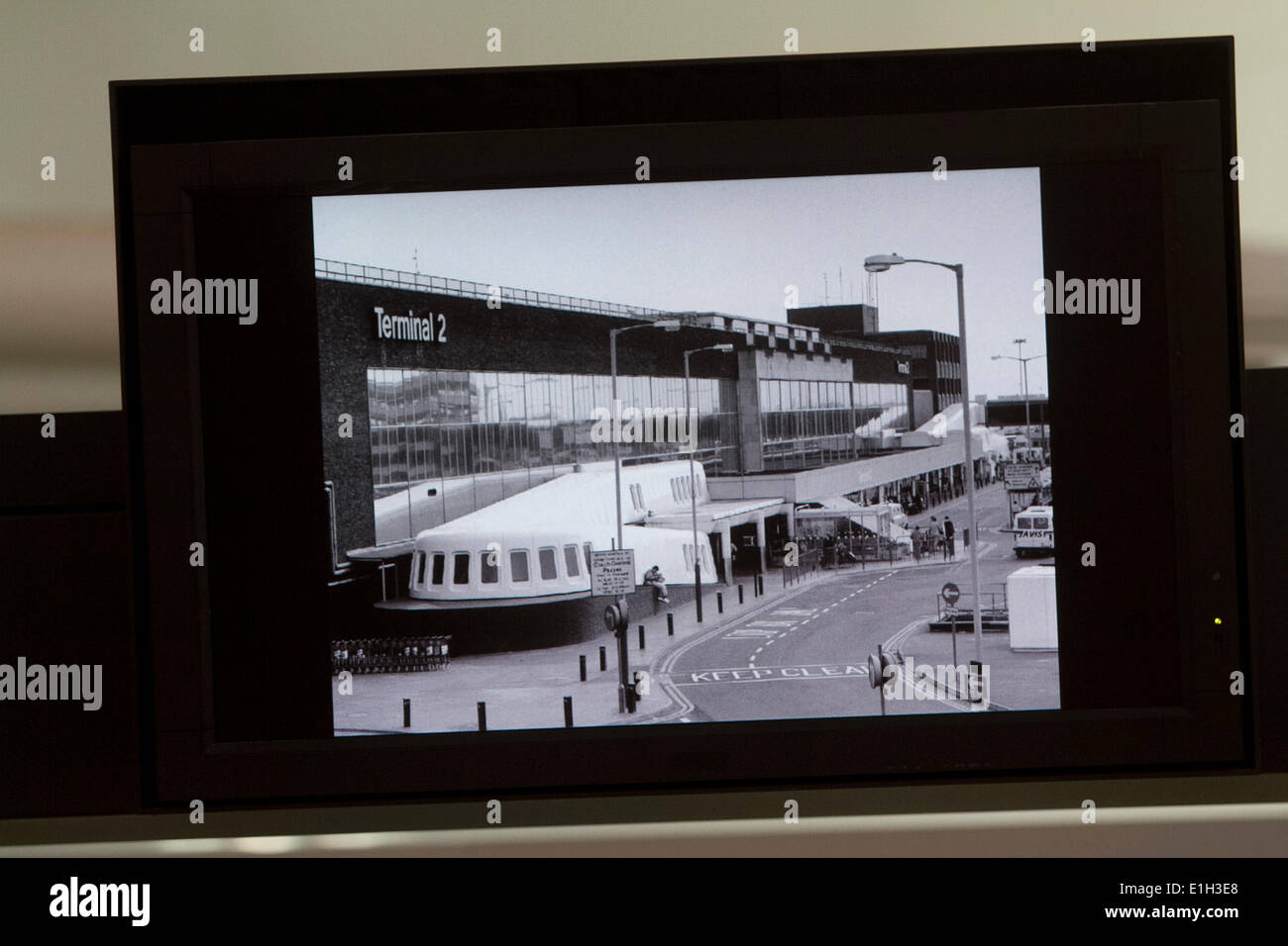 Airport heathrow terminal building old hi-res stock photography and ...