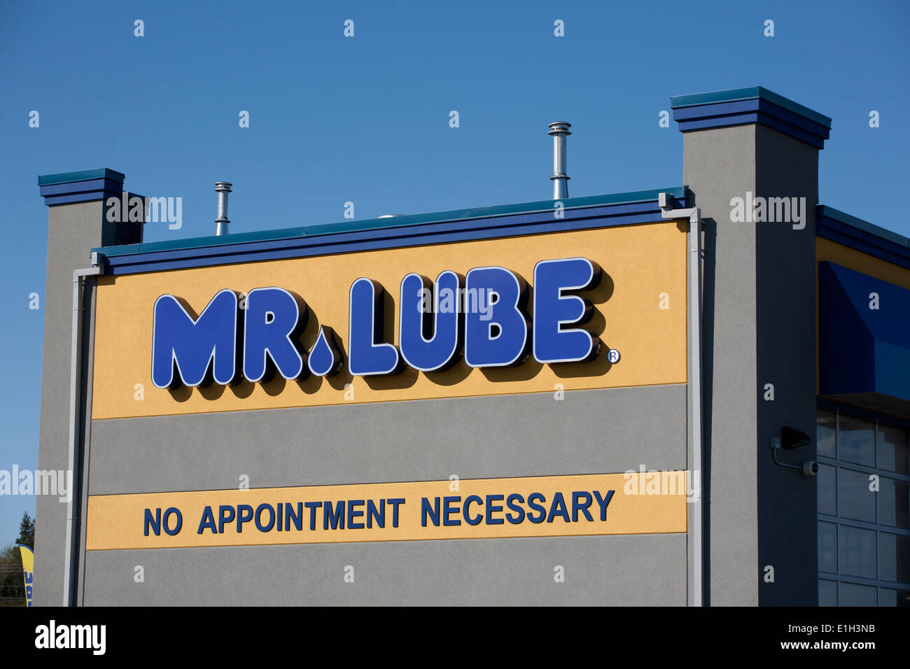Mr lube store hi-res stock photography and images - Alamy