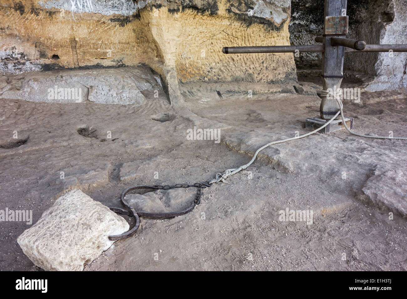 Medieval capstan at stone quarry in fortified troglodyte town La Roque ...