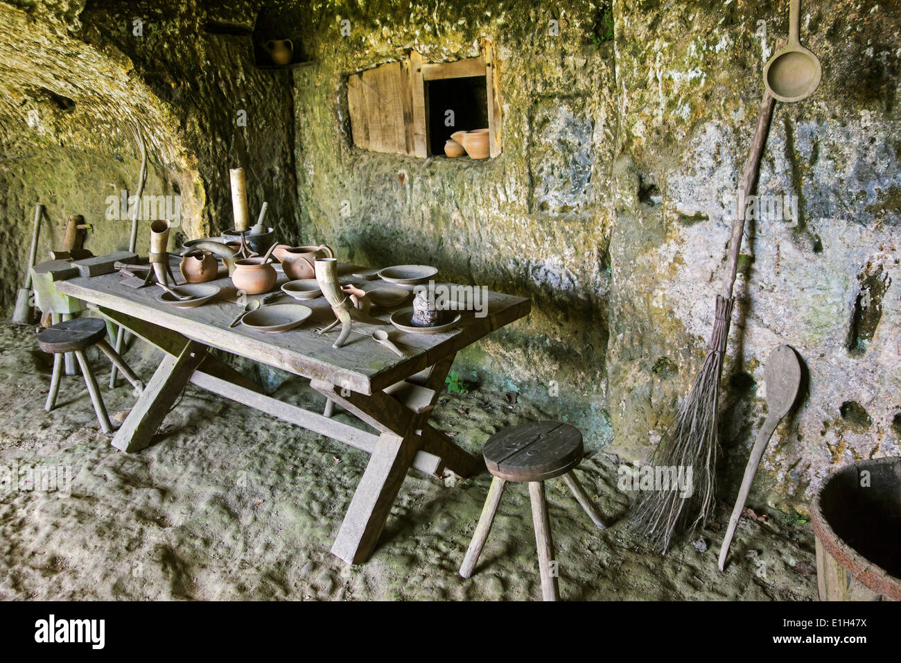 Medieval kitchen hi-res stock photography and images - Alamy