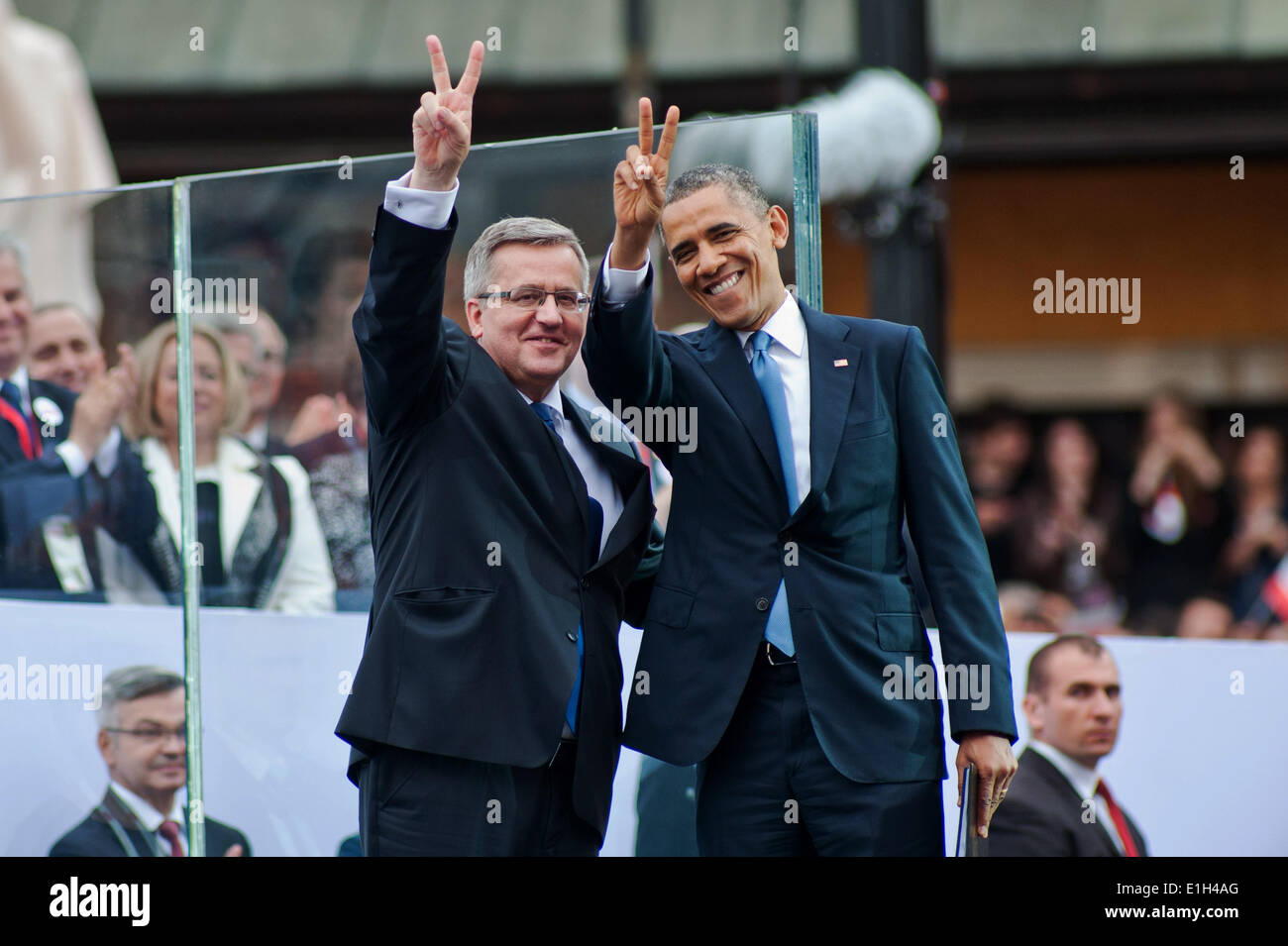 Give peace sign hi-res stock photography and images - Alamy