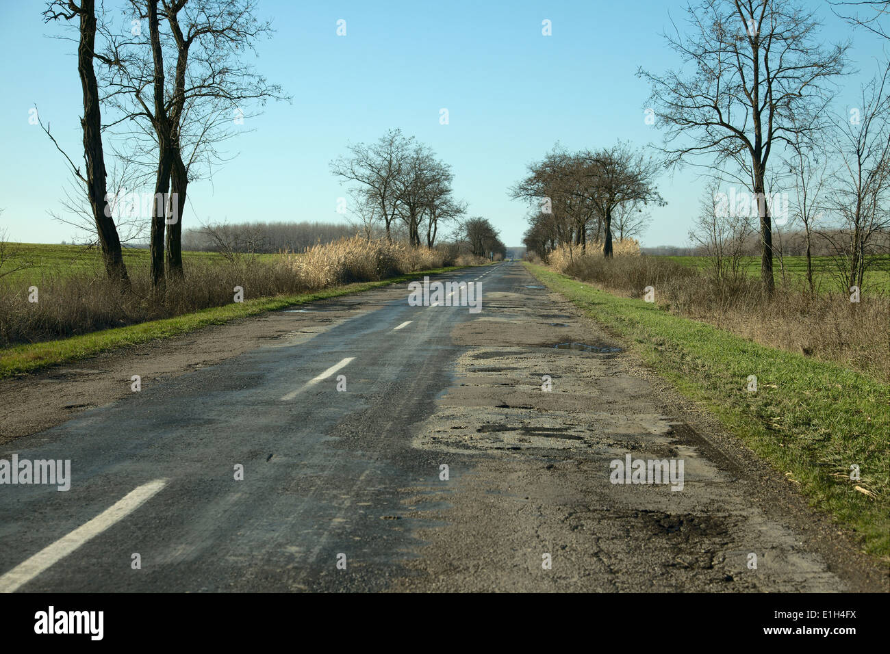 Quality road hi-res stock photography and images - Alamy