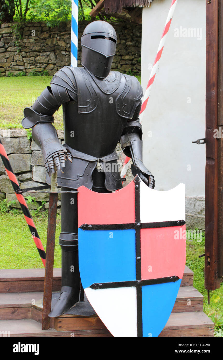 Medieval armor lance shield hi-res stock photography and images - Alamy