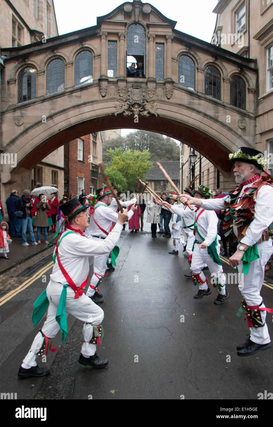 Day bridge hi-res stock photography and images - Alamy
