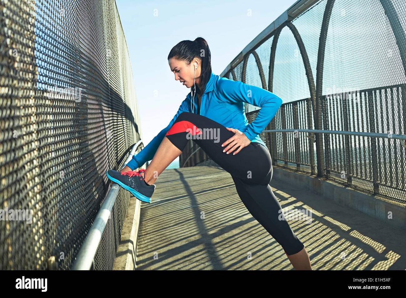 Bridge stretching hi-res stock photography and images - Alamy