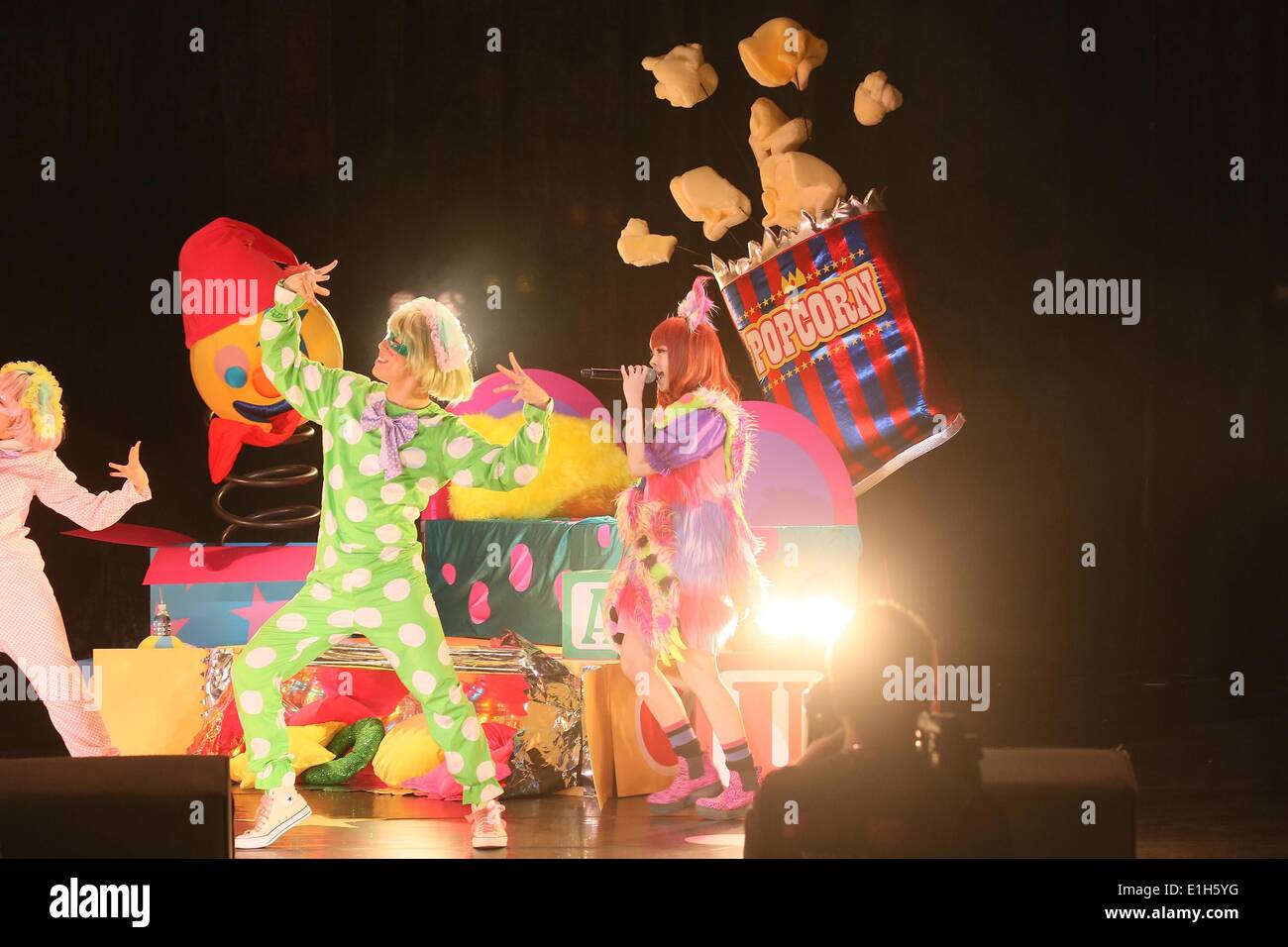 Taipei, China. 30th May, 2014. Japanese singer Kyary Pamyu Pamyu holds ...