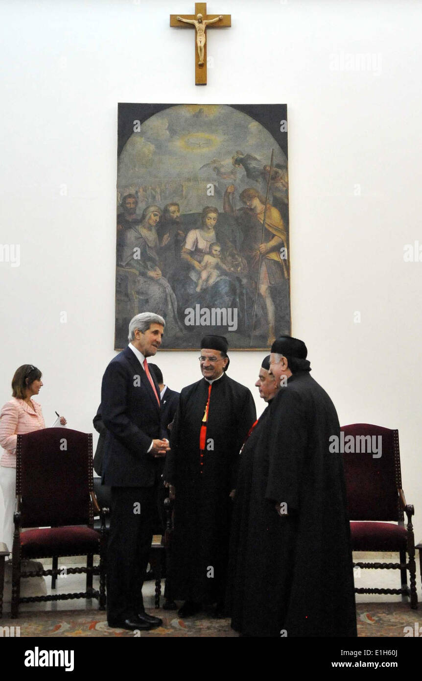 Bilateral cardinal hi-res stock photography and images - Alamy