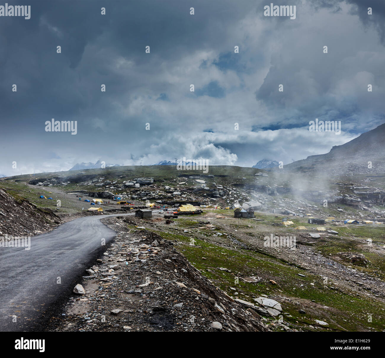 Rohtang top hi-res stock photography and images - Alamy