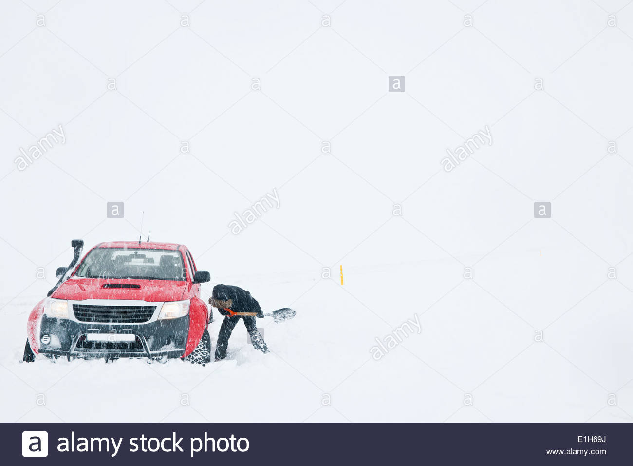 Digging Out Snow Stock Photos & Digging Out Snow Stock Images - Alamy