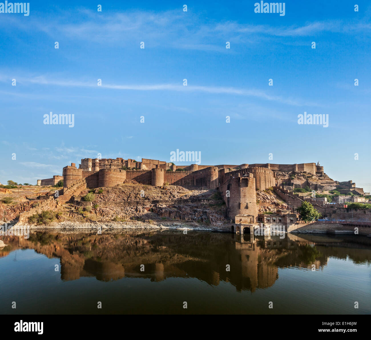 Mughal fortress hi-res stock photography and images - Alamy