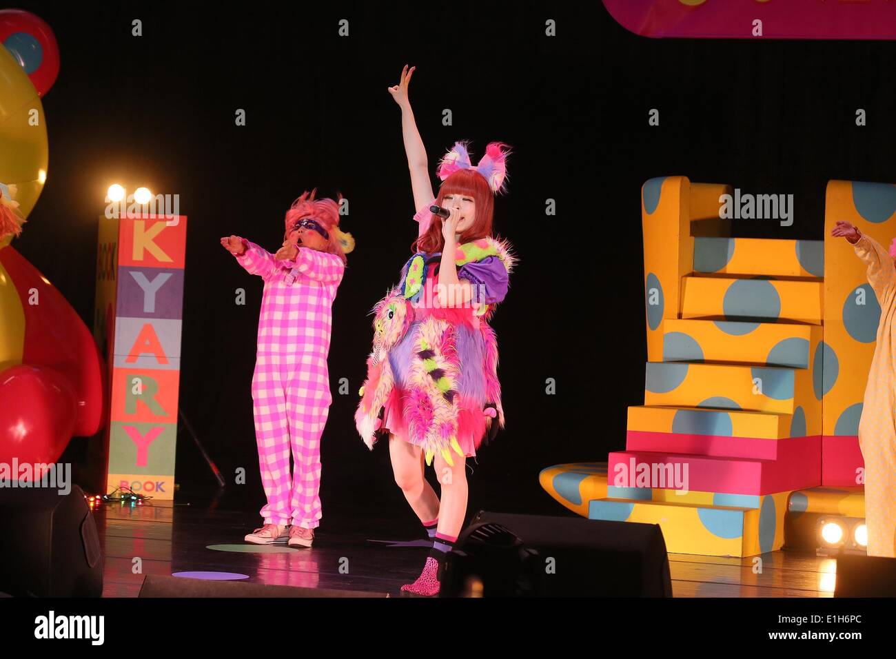 Taipei, China. 30th May, 2014. Japanese singer Kyary Pamyu Pamyu holds ...