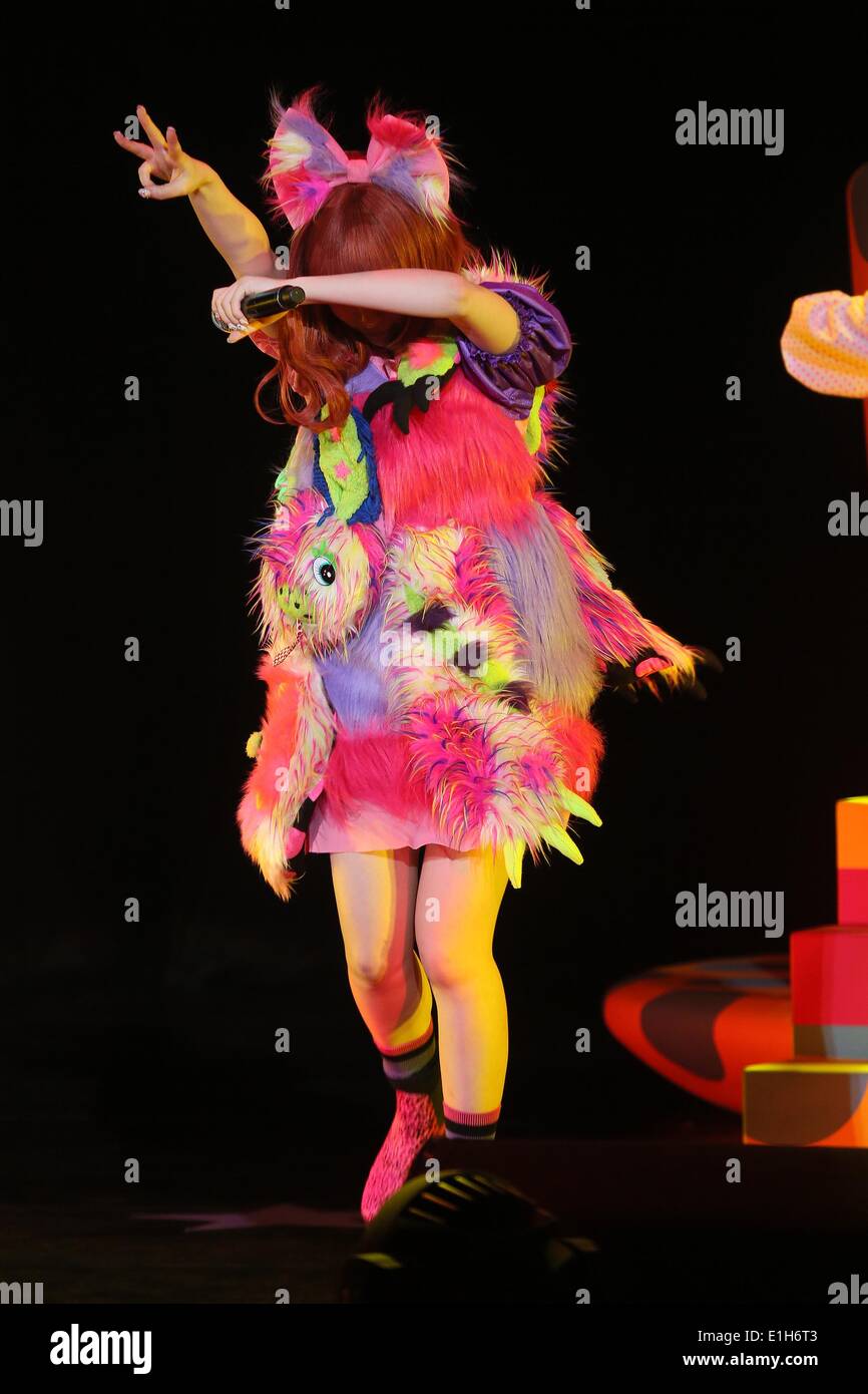 Taipei, China. 30th May, 2014. Japanese singer Kyary Pamyu Pamyu holds ...