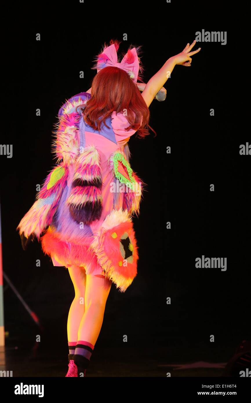 Taipei, China. 30th May, 2014. Japanese singer Kyary Pamyu Pamyu holds ...