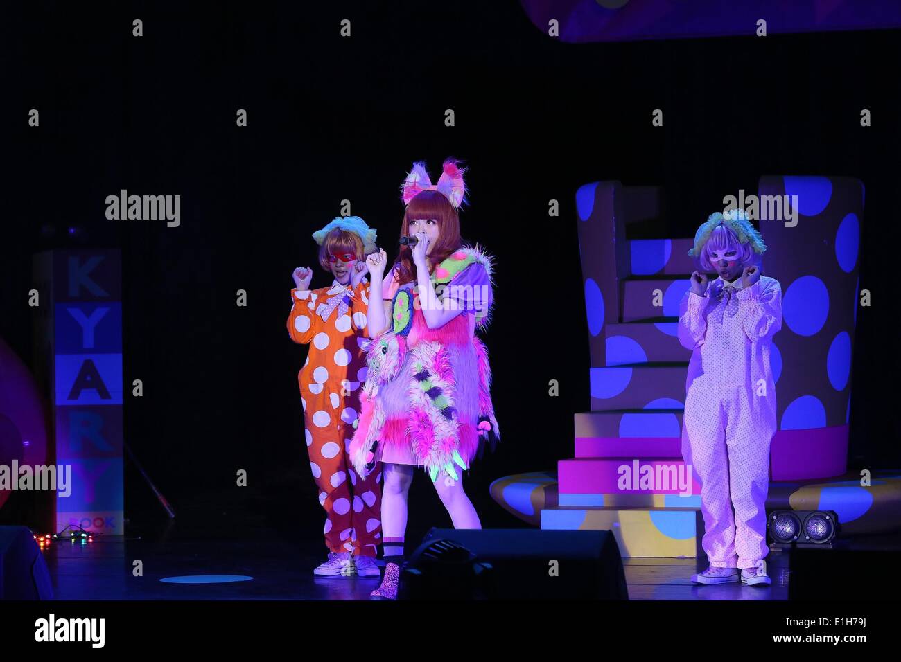 Taipei, China. 30th May, 2014. Japanese singer Kyary Pamyu Pamyu holds ...