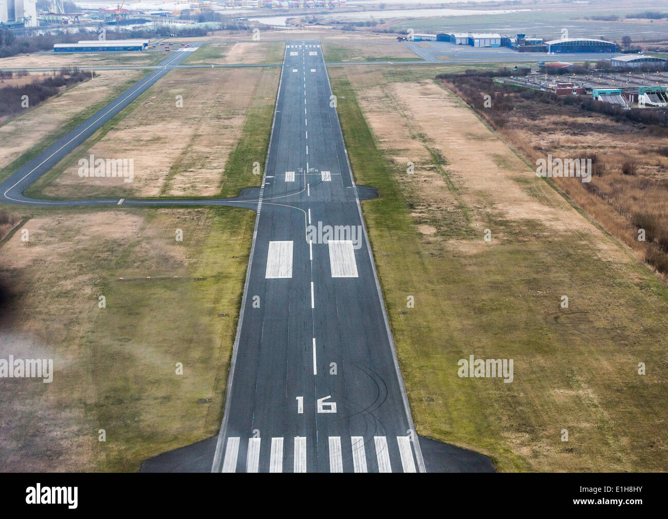 Airport transit activities hi-res stock photography and images - Alamy