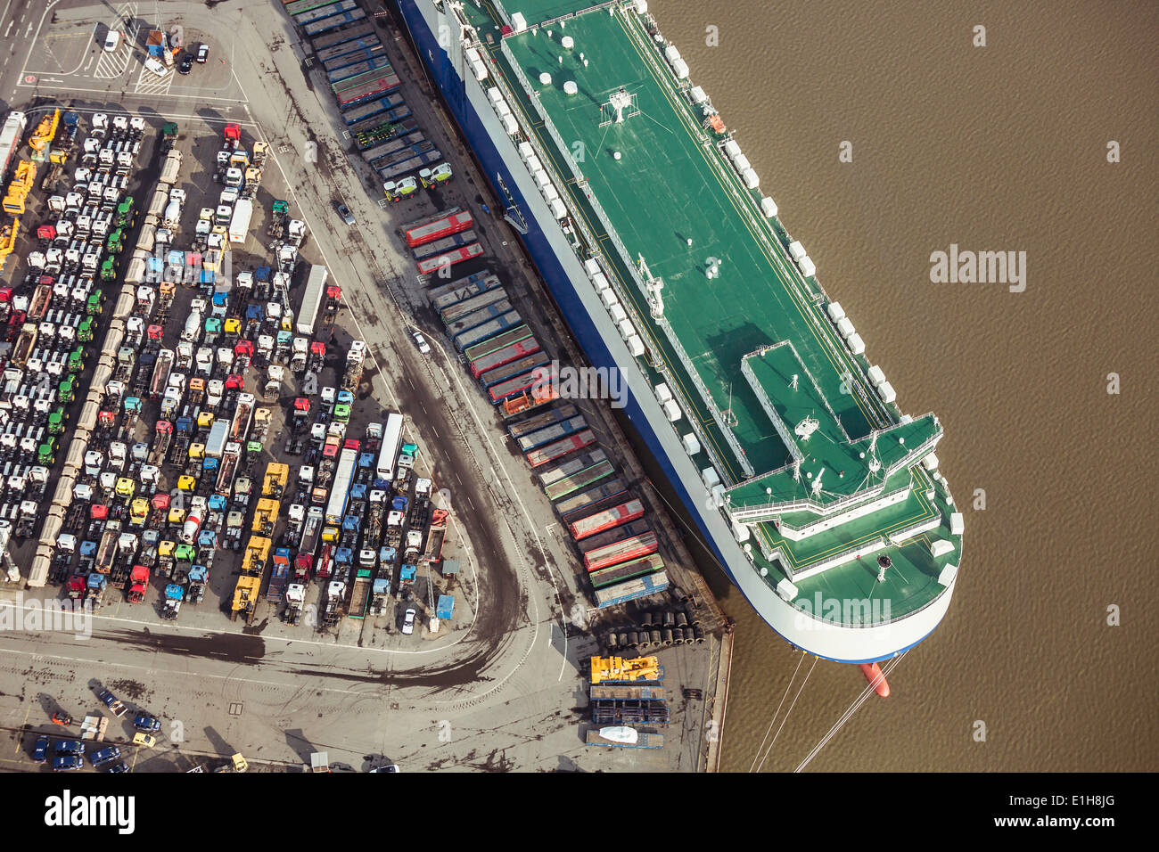 Car transporter ships hi-res stock photography and images - Alamy