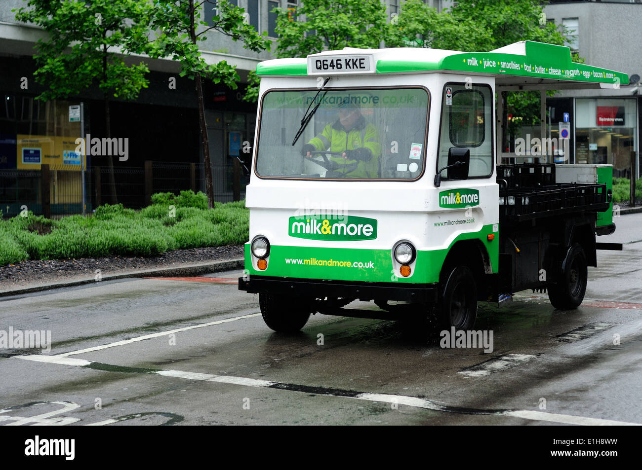 Electric milk float hi-res stock photography and images - Alamy