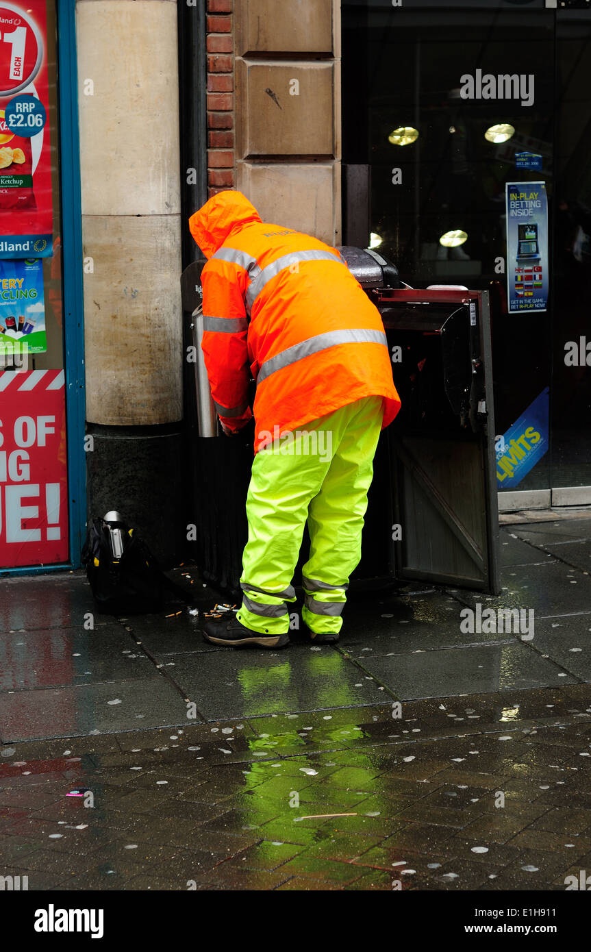 Emptying bins hi-res stock photography and images - Alamy