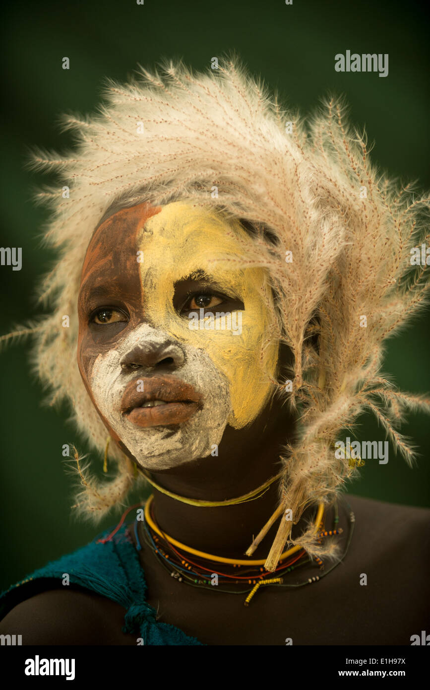 Suri tribe hi-res stock photography and images - Alamy