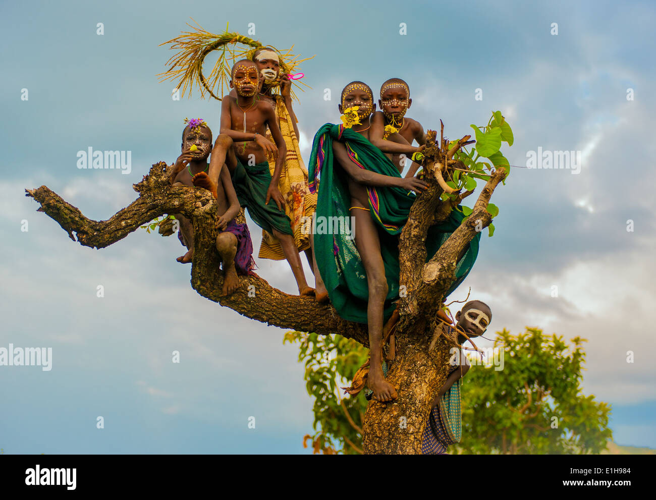 Suri tribe hi-res stock photography and images - Alamy