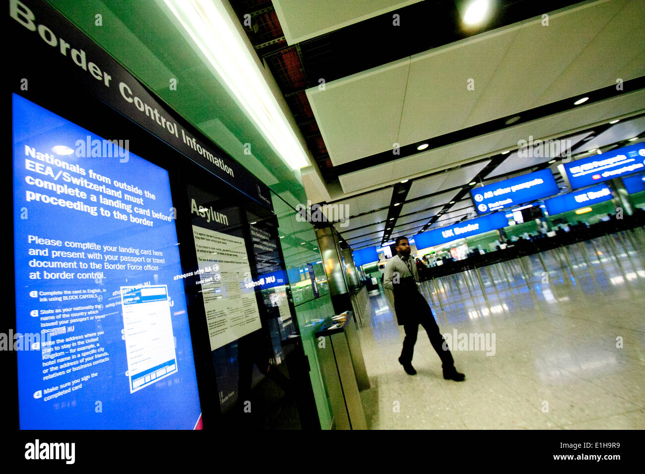 Us border control building hi-res stock photography and images - Alamy