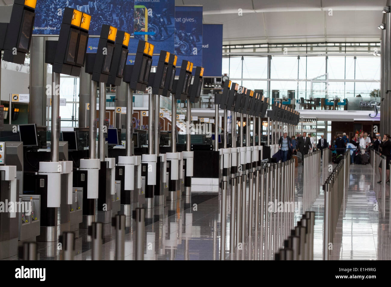 Heathrow terminal 2 check in hi-res stock photography and images - Alamy