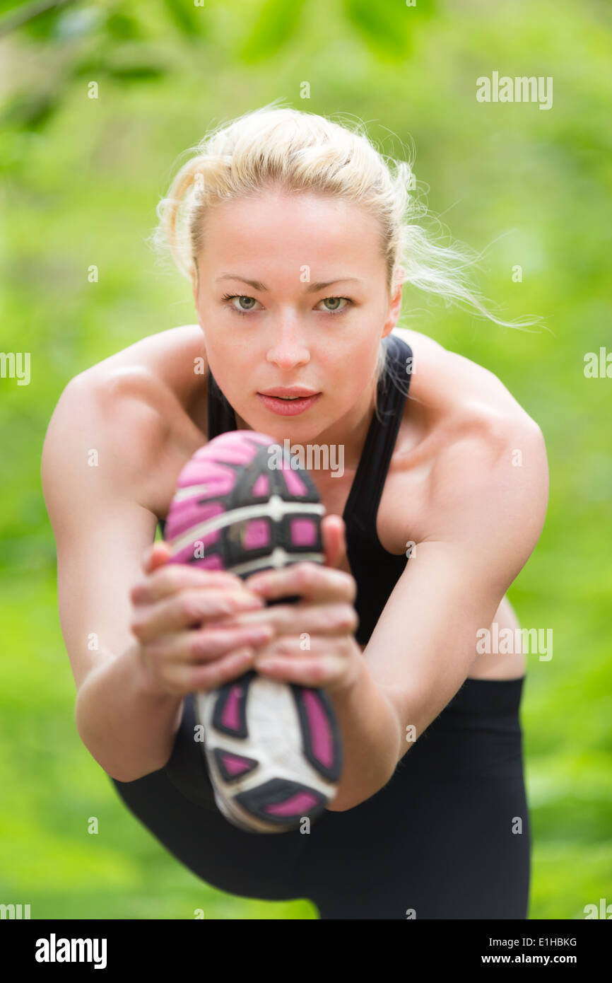 Yoga lady hi-res stock photography and images - Alamy