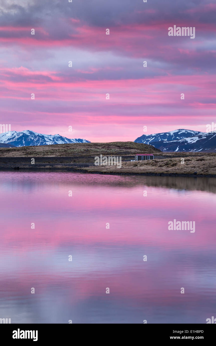 Violet pink sky hi-res stock photography and images - Alamy