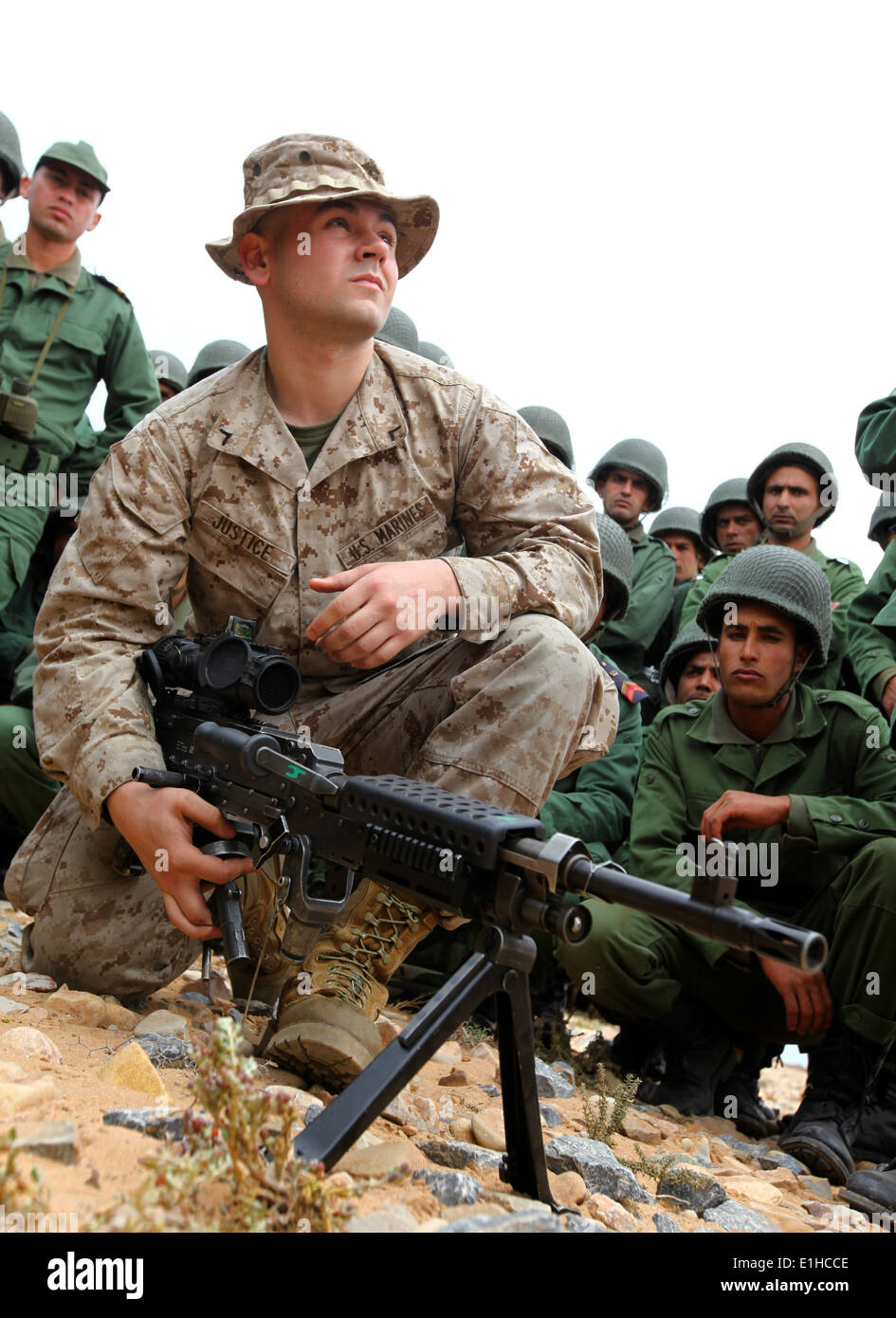 M240b machine gun u s marine corps pfc william justice hi-res stock ...